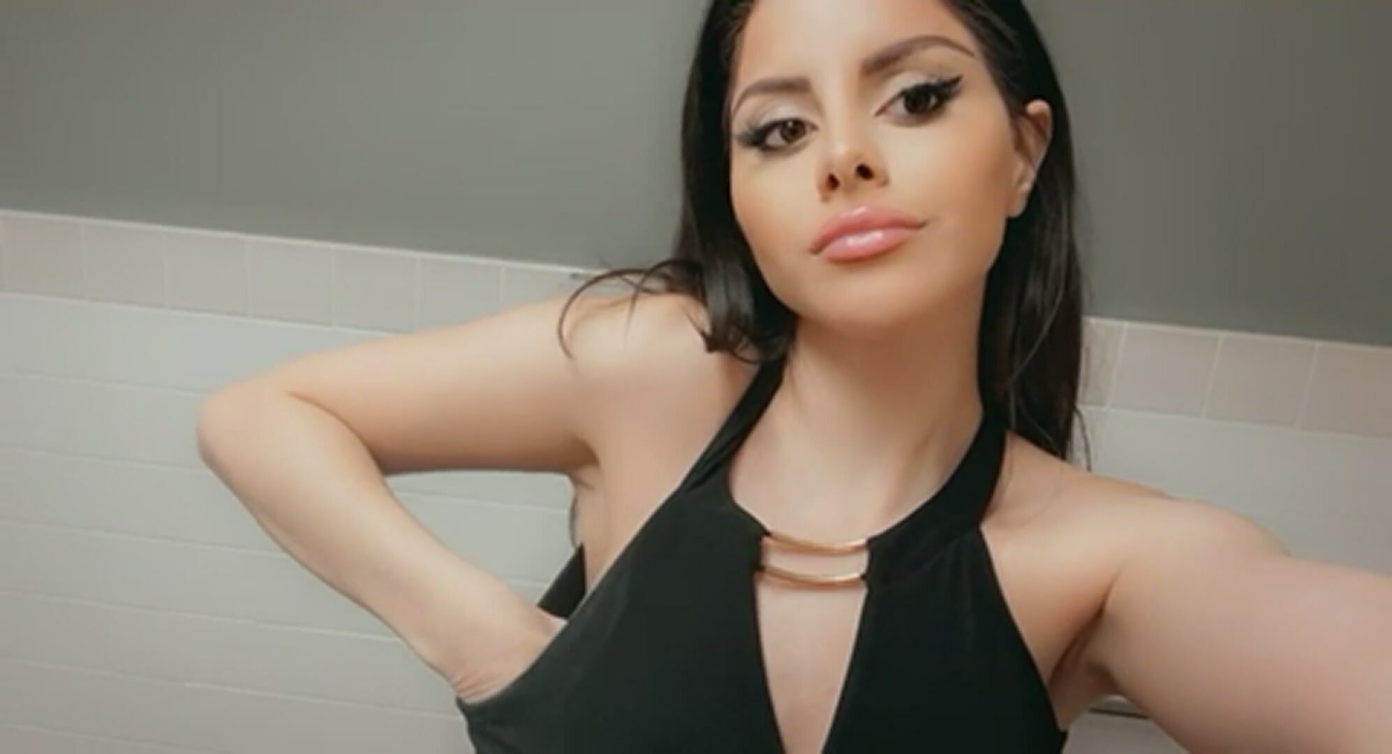 Never Wear A Bra To Work